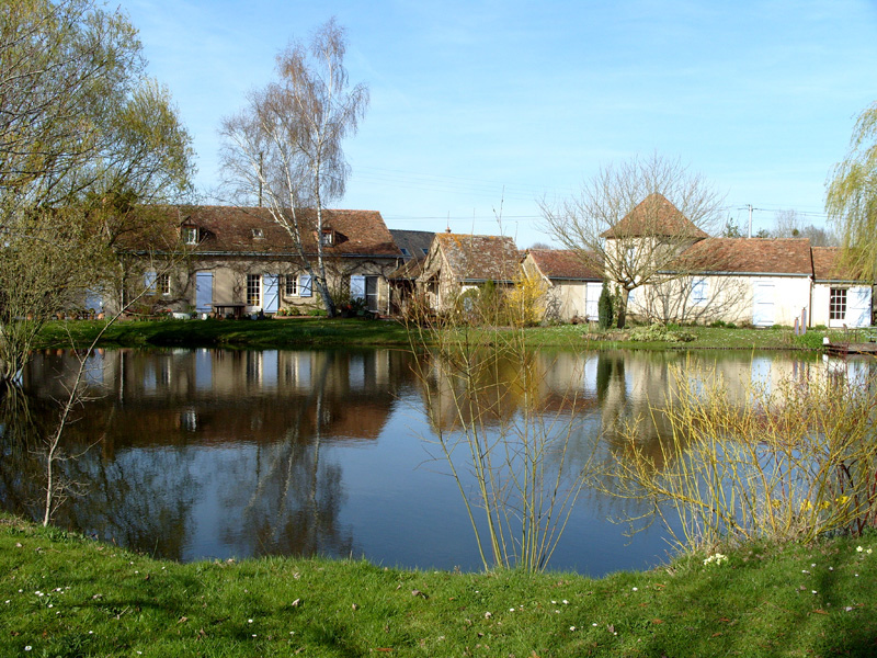 Hébergements touristiques et restauration > Bazouges-Cré sur Loir